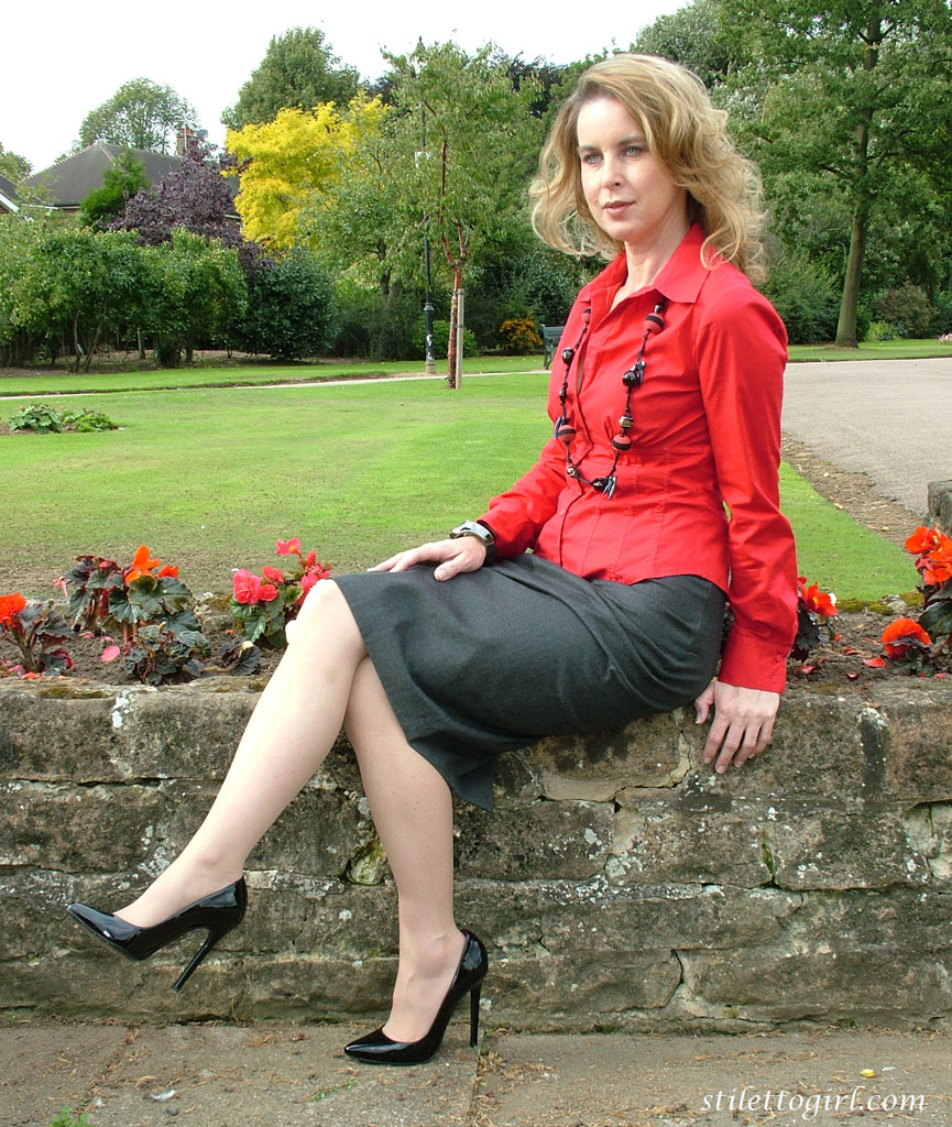 Office Whore In High Heels And Stockings Pic 3 Of This Sexy Girl